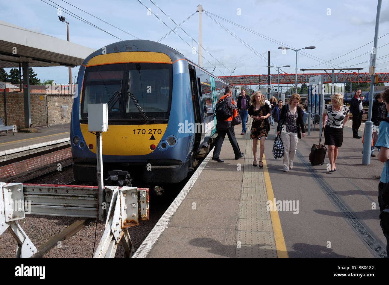 Cambridge railway station hi-res stock photography and images - Alamy
