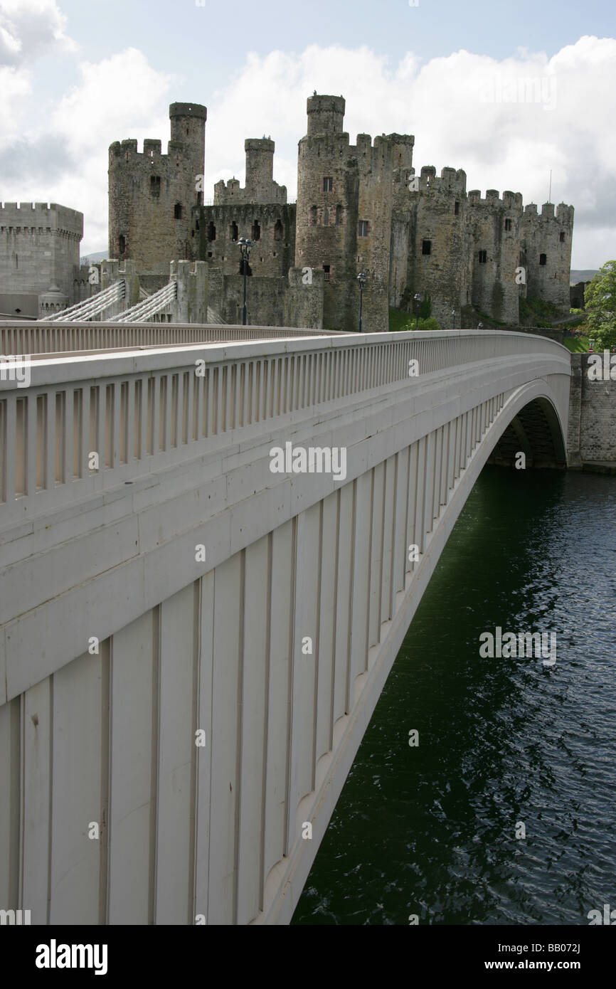 Town of Conwy, Wales. The A457 road bridge over the River Conwy with ...