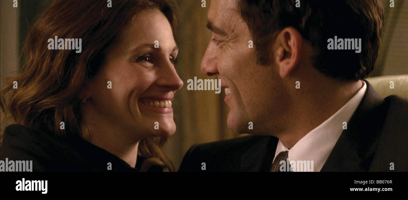 Duplicity Year : 2009 Director : Tony Gilroy Julia Roberts, Clive Owen Stock Photo - Alamy