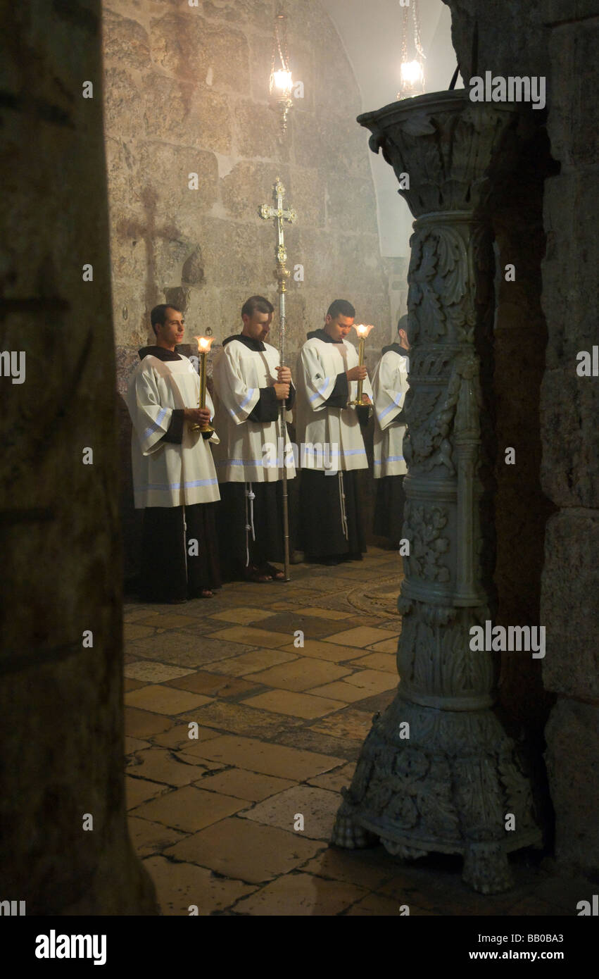 Holy sepulchre jerusalem cross hi-res stock photography and images - Alamy