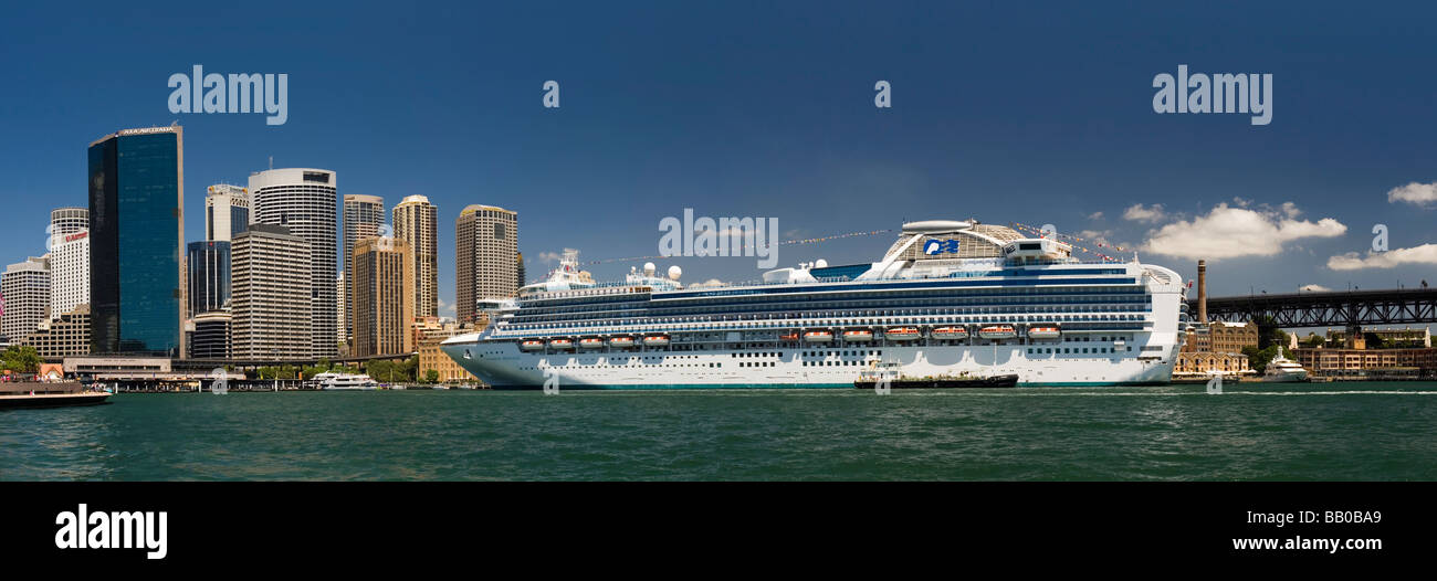 Panorama of the Diamond Princess alongside at Circular Quay against the ...