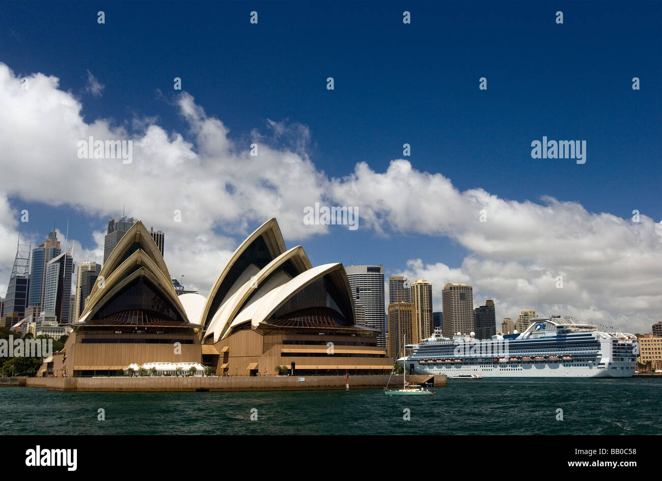 The Sydney Opera House and Diamond Princess alongside at Circular Quay ...