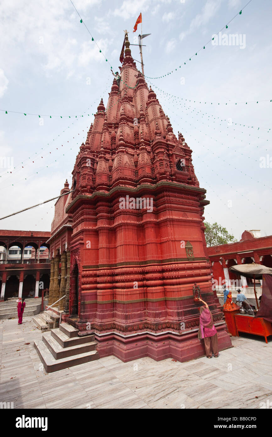 Hindu temple varanasi india hi-res stock photography and images - Alamy