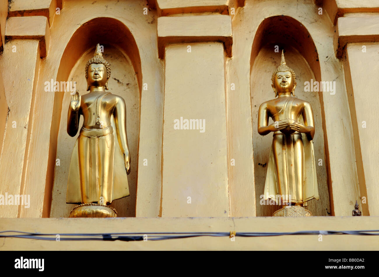 Chedi luang phaw uttama wat hi-res stock photography and images - Alamy