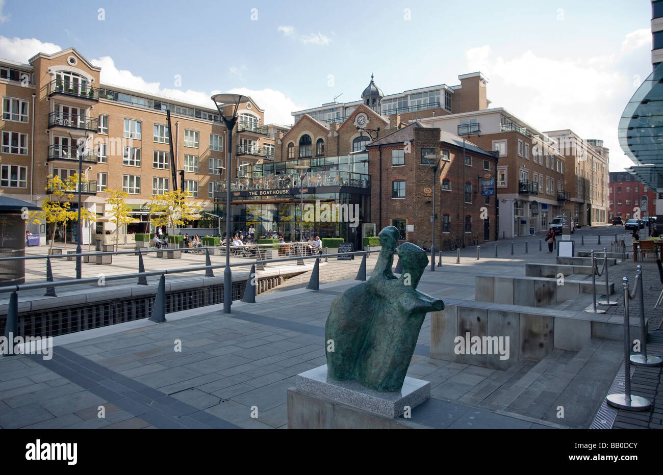 Youngs pub the Boathouse in Putney Wharf residential development Stock ...