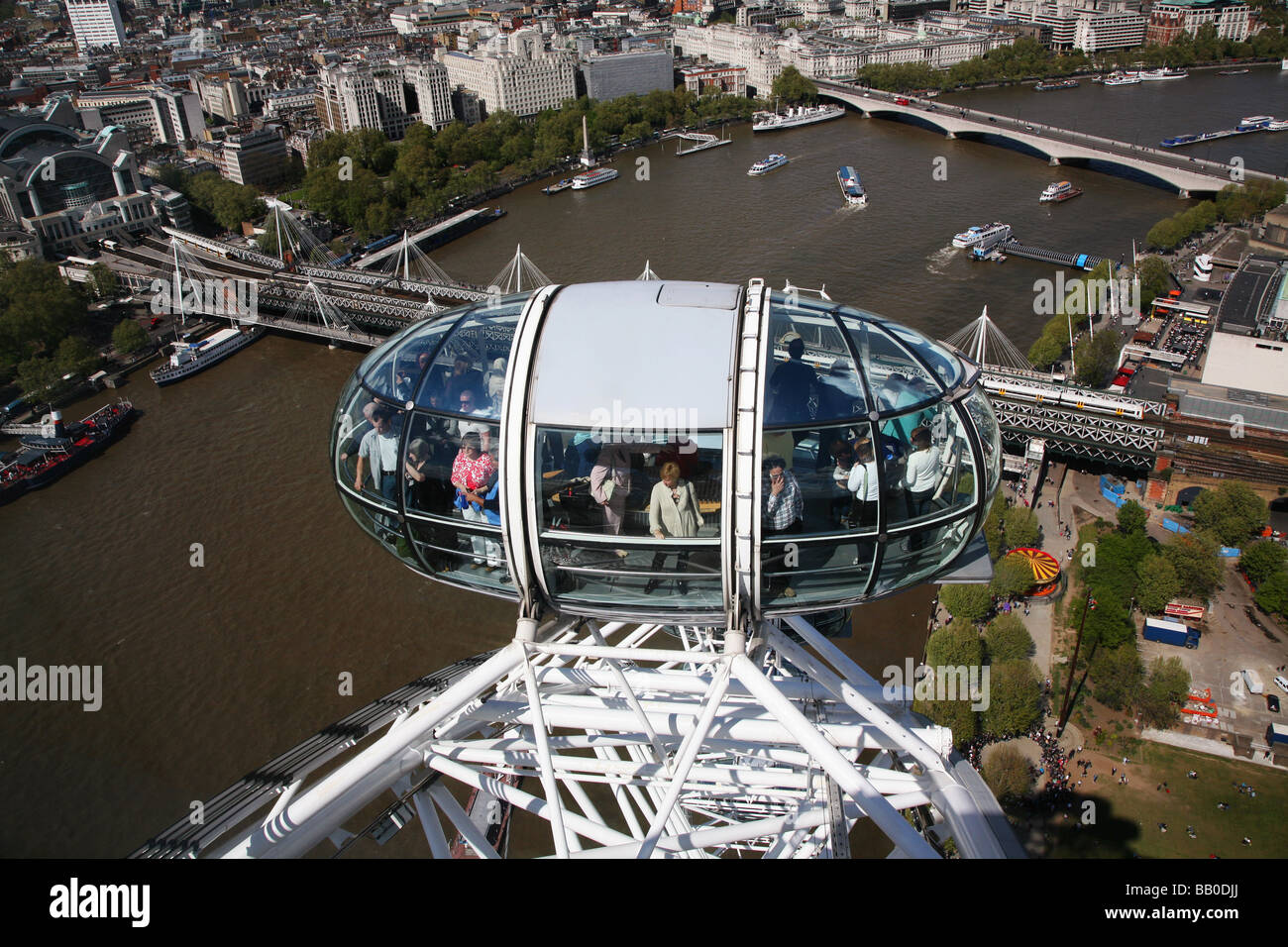London eye pod hi-res stock photography and images - Alamy