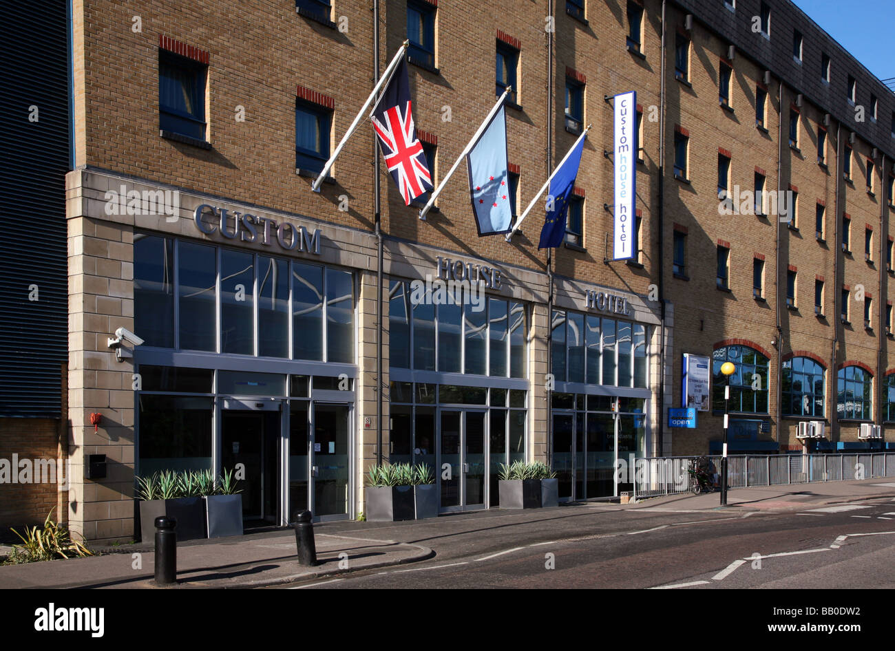 Customs House Hotel on the corner of Freemasons Road near the ExCel ...