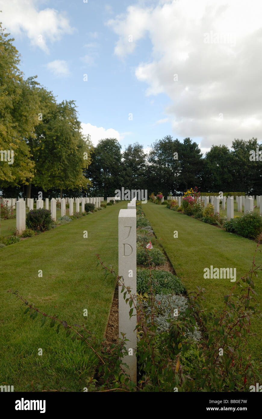 Canadian cemetery of Bény-sur-Mer, Normandy Stock Photo - Alamy