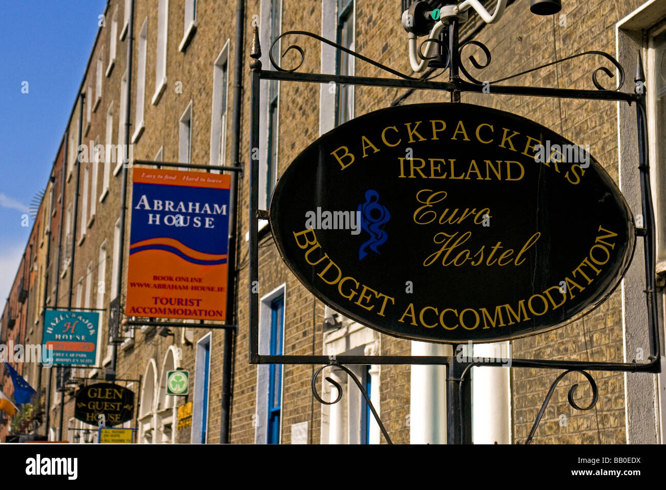 Accommodation signs hi-res stock photography and images - Alamy