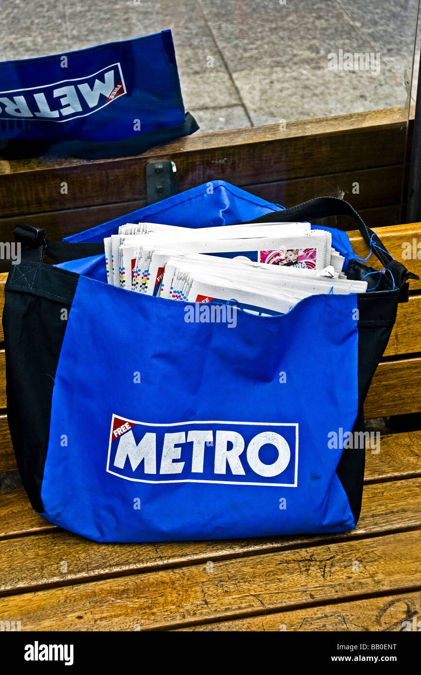 Metro newspaper hi-res stock photography and images - Alamy