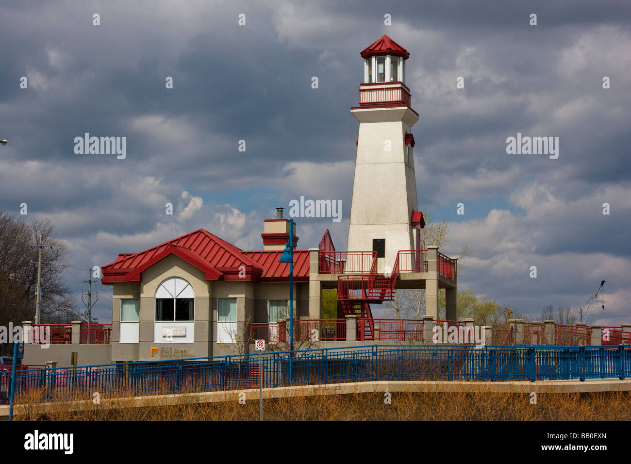 The port credit lighthouse hi-res stock photography and images - Alamy