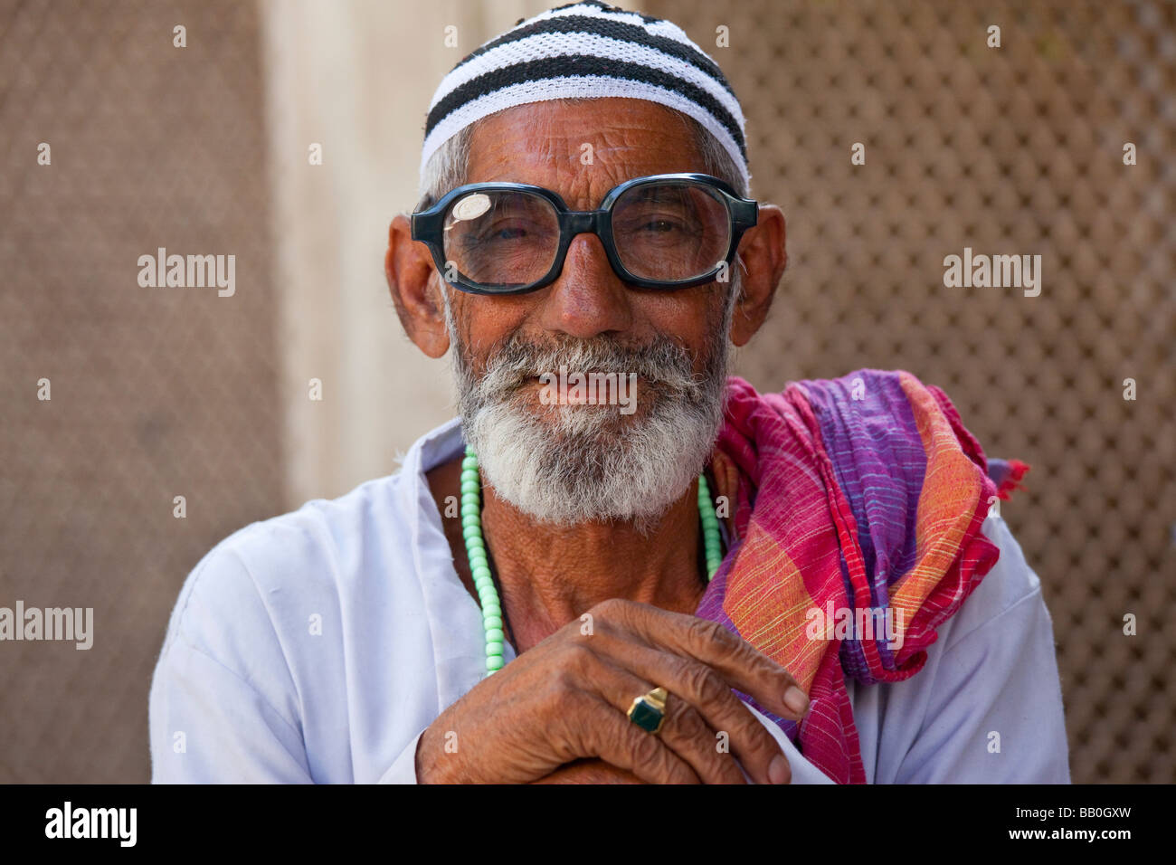 Old Muslim Man at Nizamuddin Shrine in Delhi India Stock Photo - Alamy