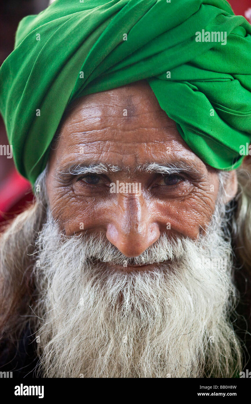 Old Muslim Man at Nizamuddin Shrine in Delhi India Stock Photo - Alamy