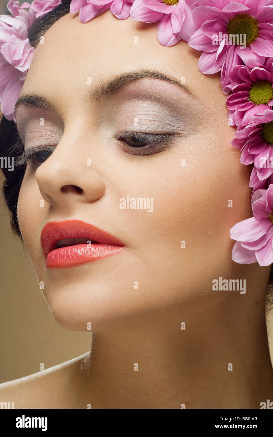 Chaplet of flowers hi-res stock photography and images - Alamy