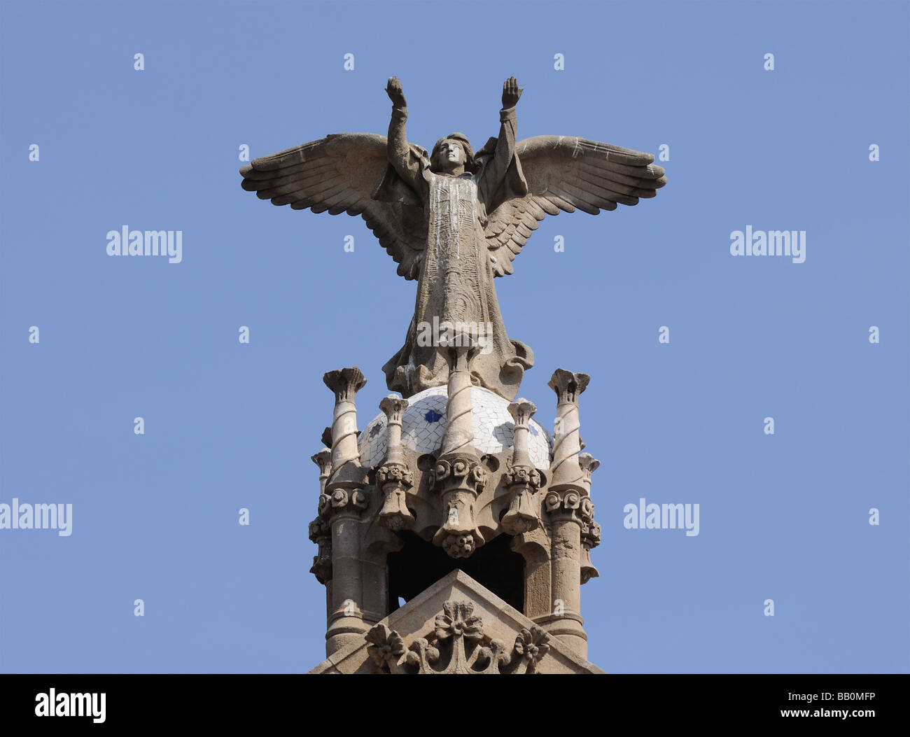 Angel statue sculpture hi-res stock photography and images - Alamy
