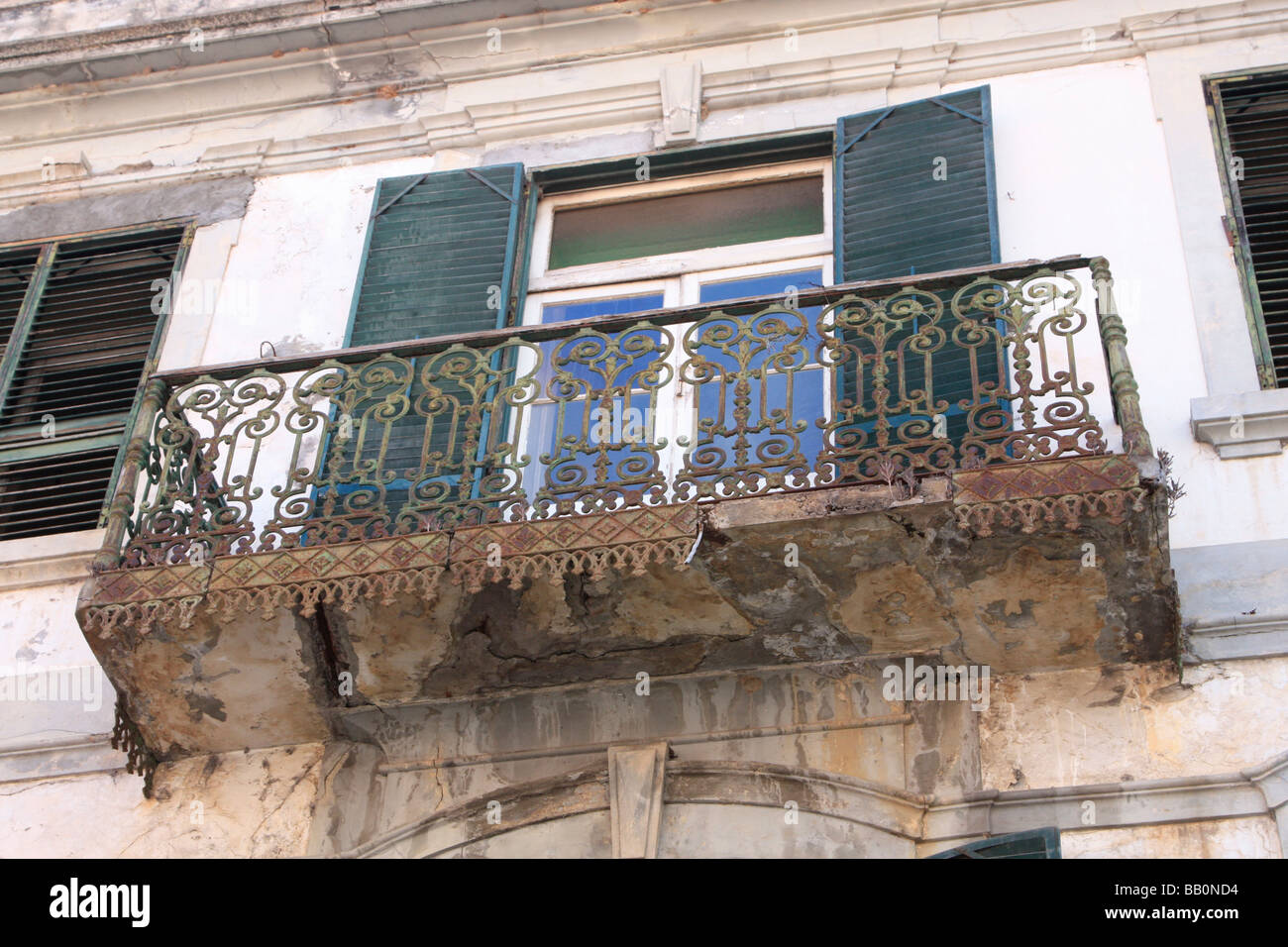defective balcony concrete steel reinforcement exposed funchal madeira ...