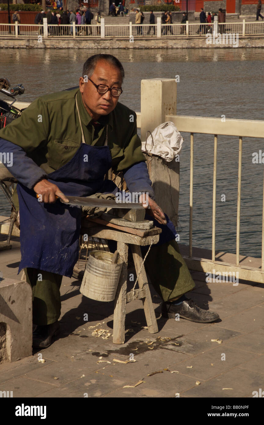 Sharpening knife hi-res stock photography and images - Alamy
