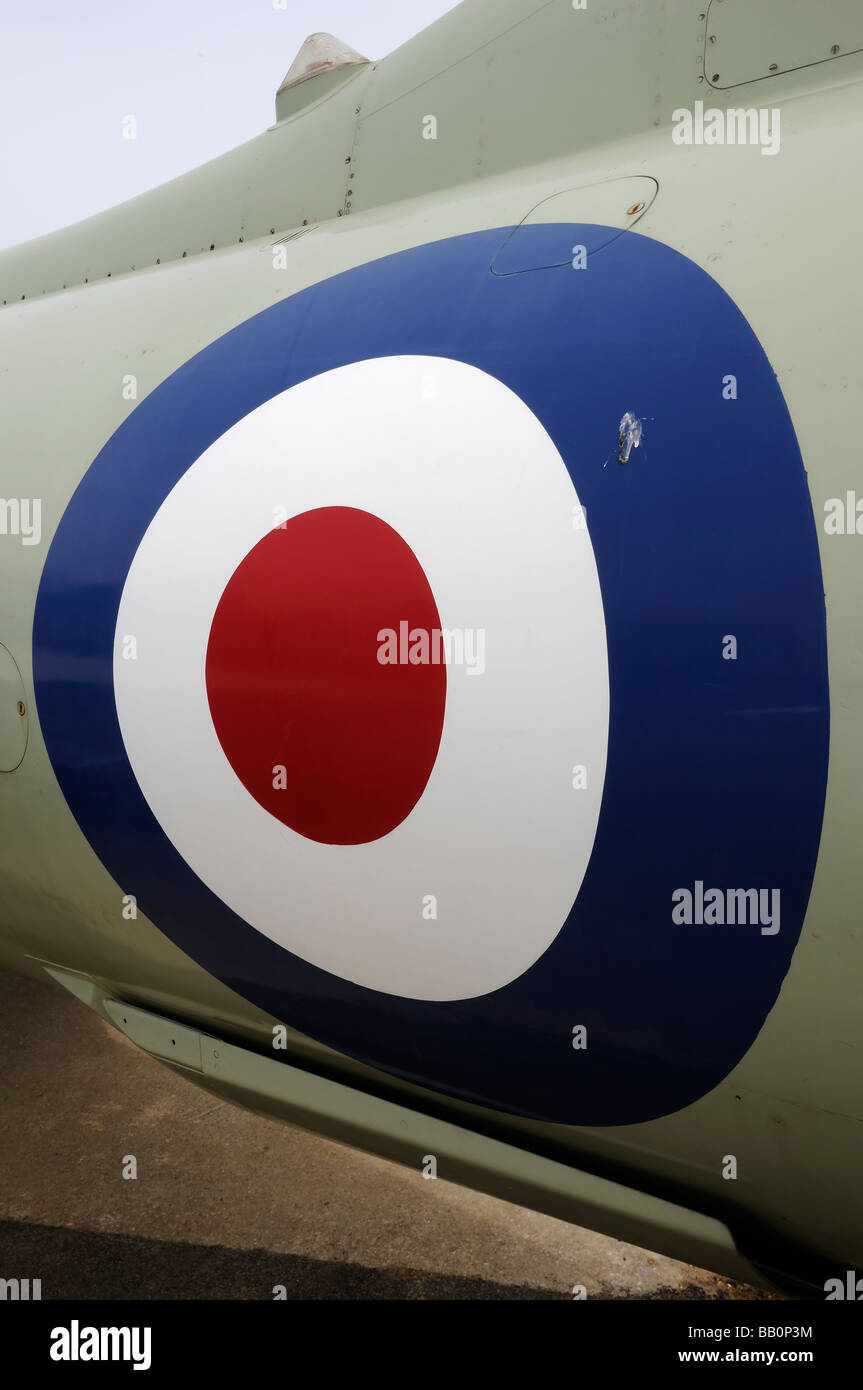 Royal air force roundel hi-res stock photography and images - Alamy
