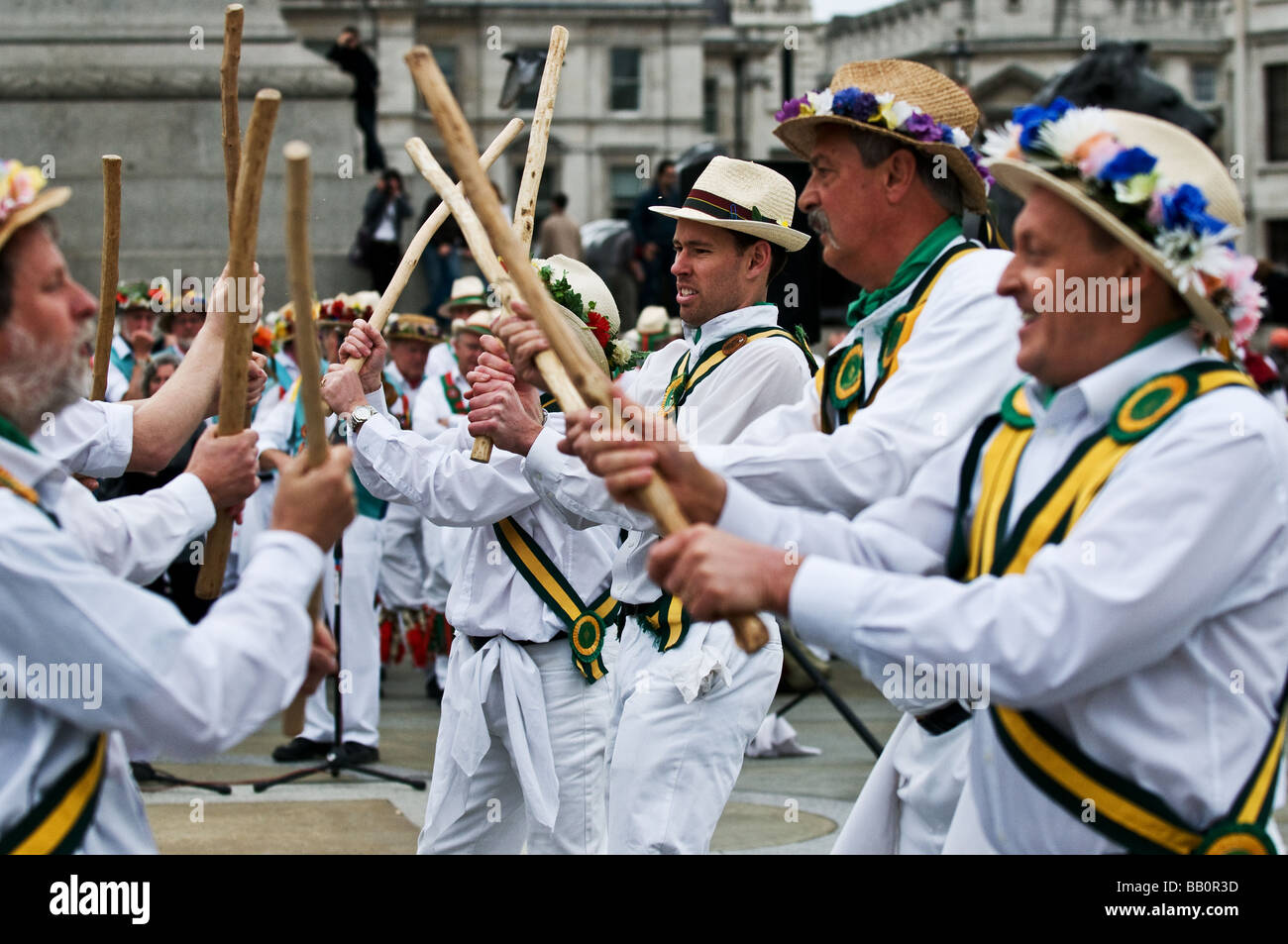 Morris dancing hi-res stock photography and images - Alamy