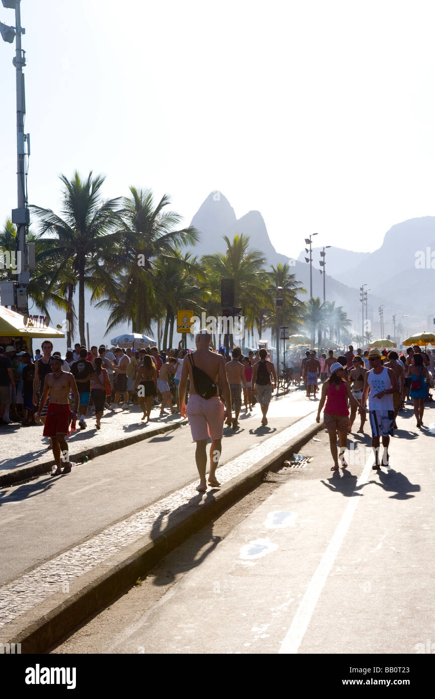 Brazil rio carnival crowd hi-res stock photography and images - Alamy