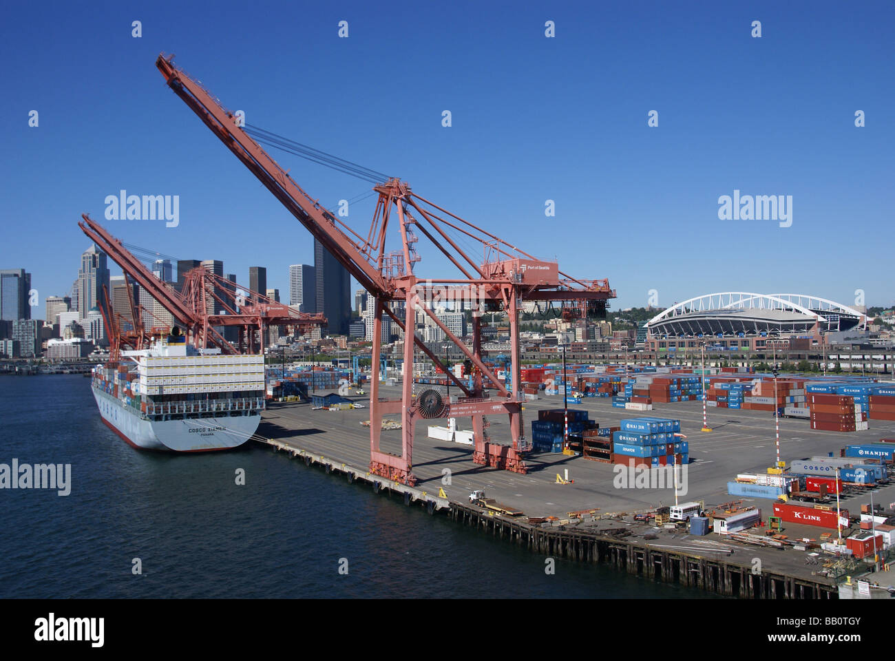 Container ship and dockyard cranes, Seattle waterfront Stock Photo - Alamy