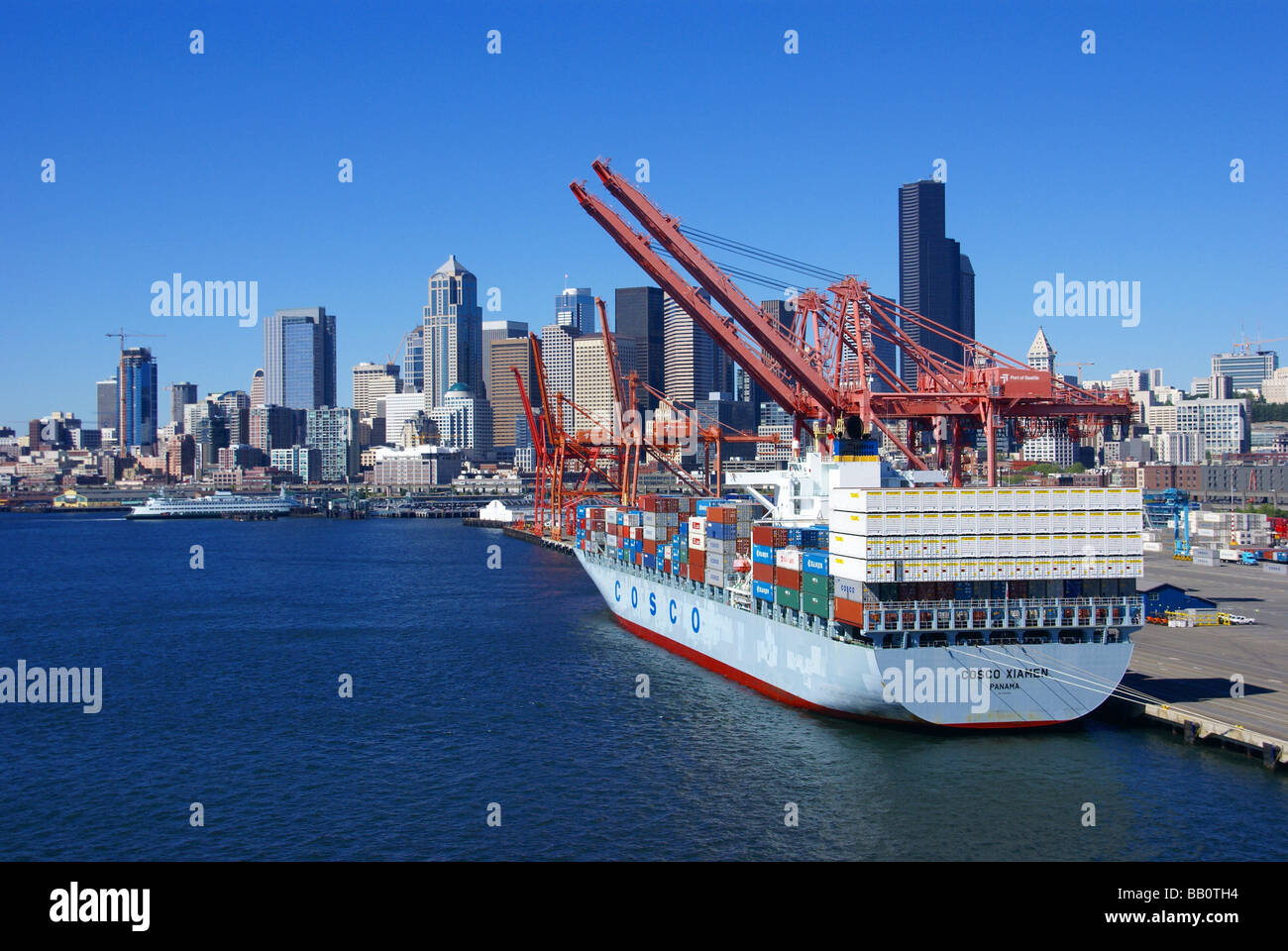 Container ship and dockyard cranes, Seattle waterfront Stock Photo - Alamy