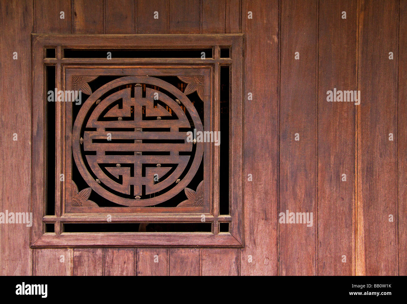 Oriental wooden window Stock Photo - Alamy