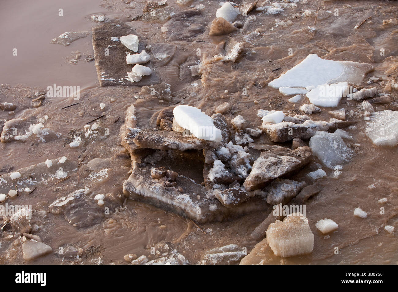 Ice breaking up in the river hi-res stock photography and images - Alamy