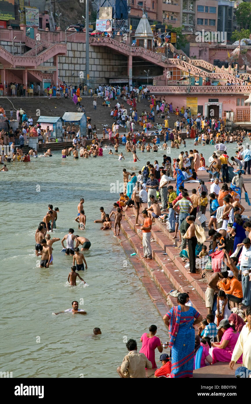 Bathing ghat hi-res stock photography and images - Alamy