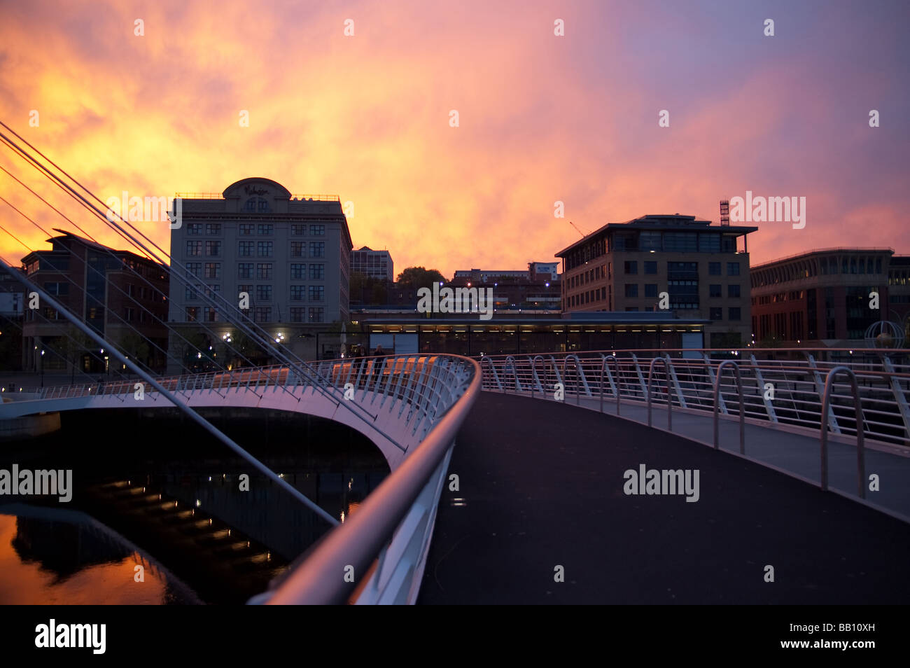 Millenium Bridge, Gateshead, at sunset Stock Photo - Alamy