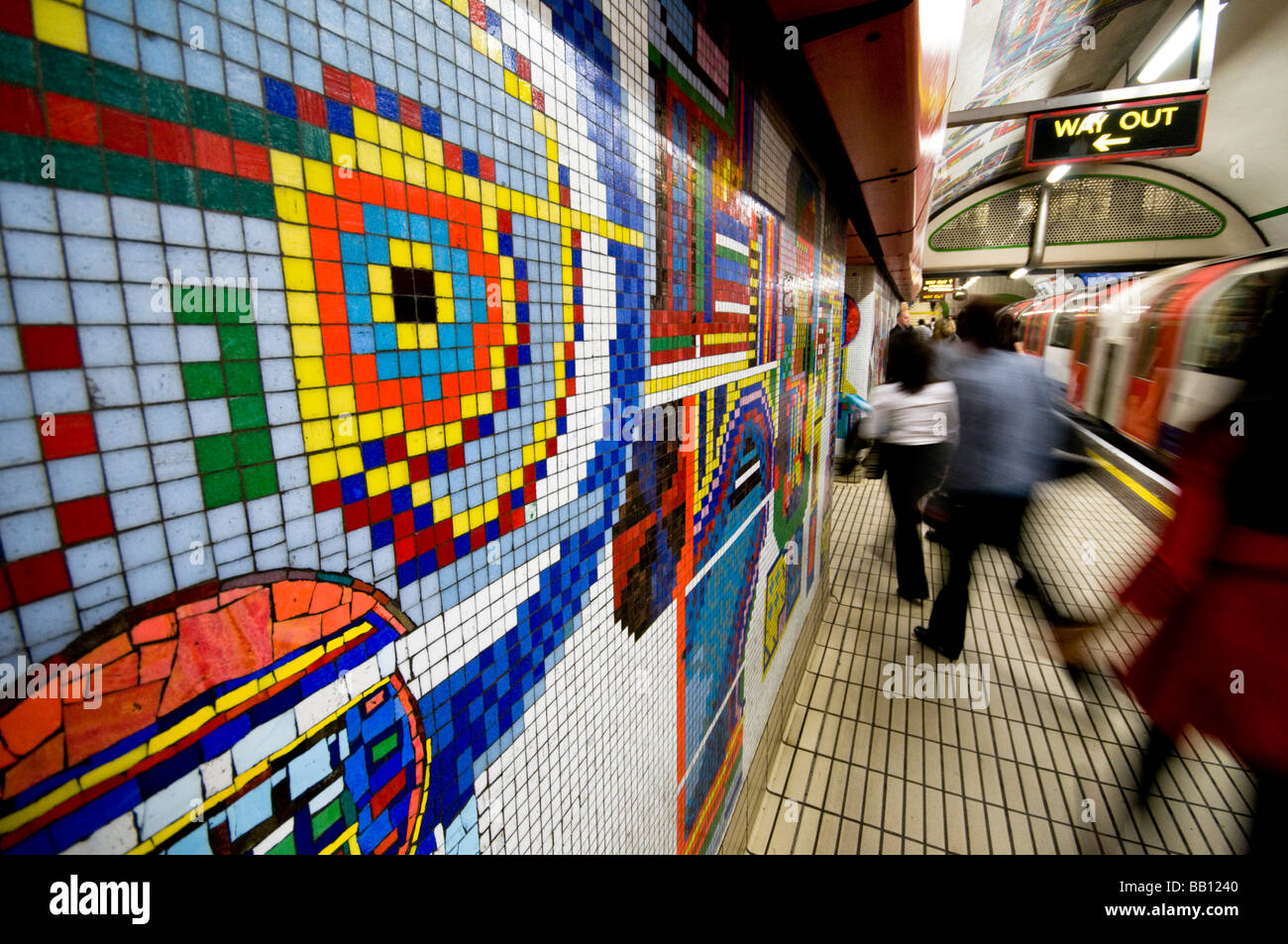 London Underground Platform Stock Photo - Alamy
