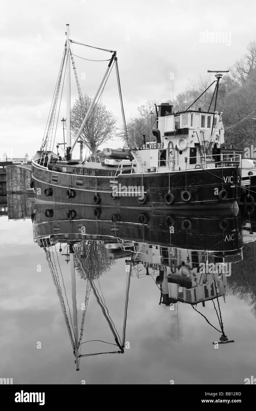 Victualling inshore craft hi-res stock photography and images - Alamy