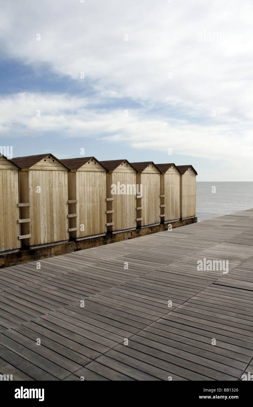 Empty beach huts at low season hi-res stock photography and images - Alamy