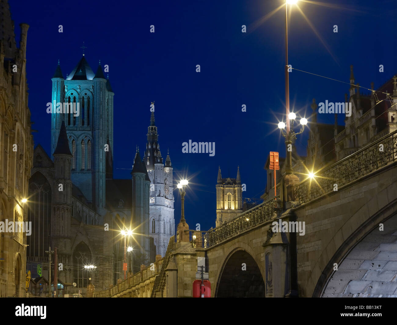 City gent tower bridge hi-res stock photography and images - Alamy