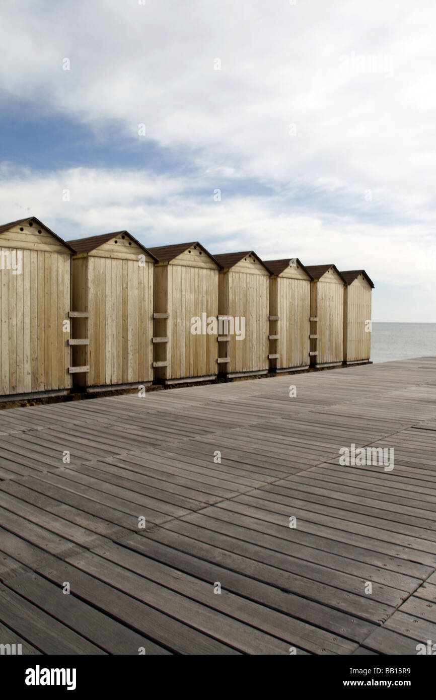 Empty beach huts at low season hi-res stock photography and images - Alamy