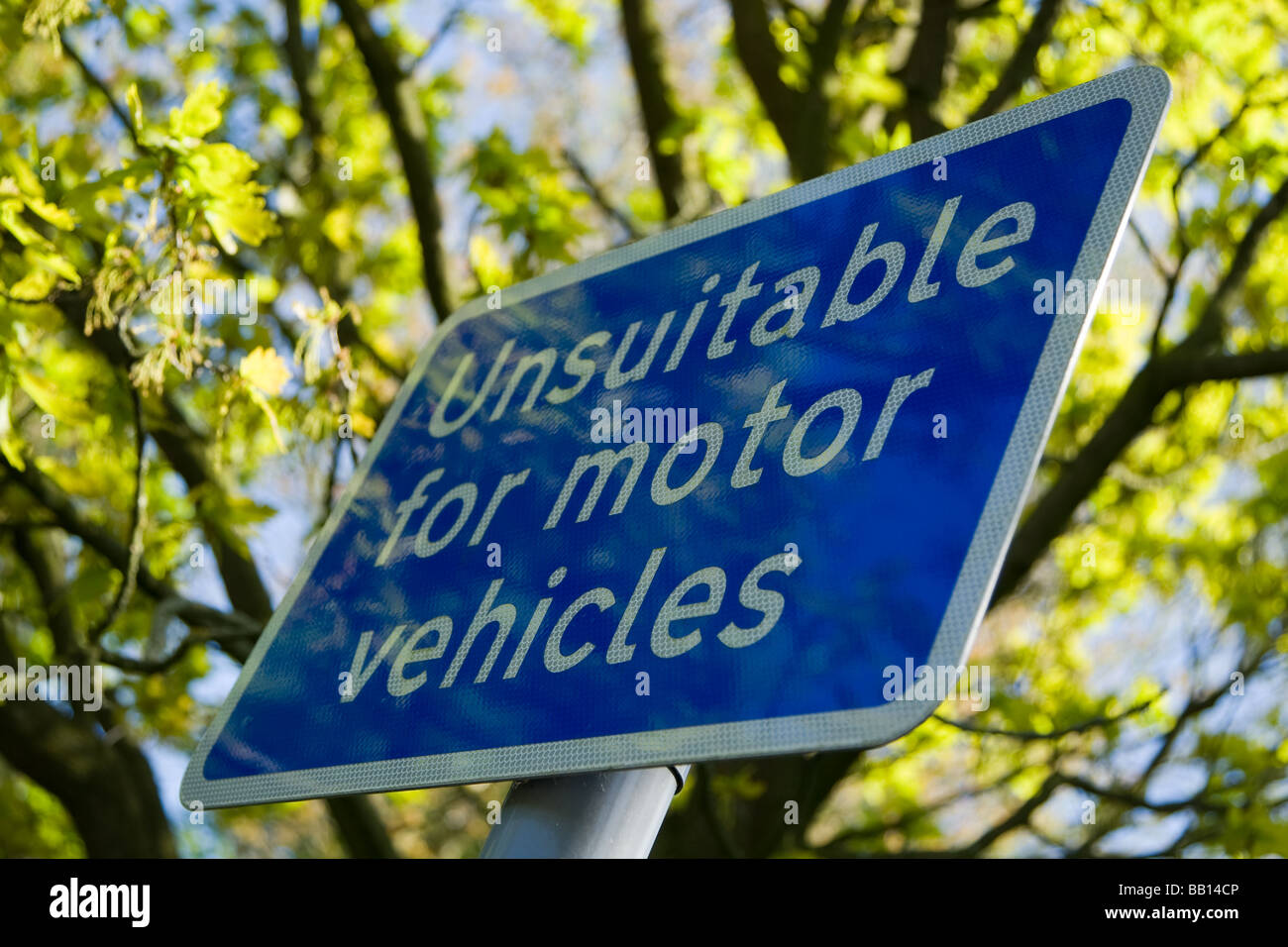 Unsuitable for motor vehicles sign hi-res stock photography and images ...