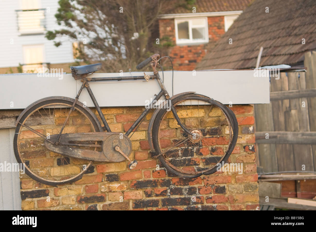 Old bike frame hi-res stock photography and images - Alamy