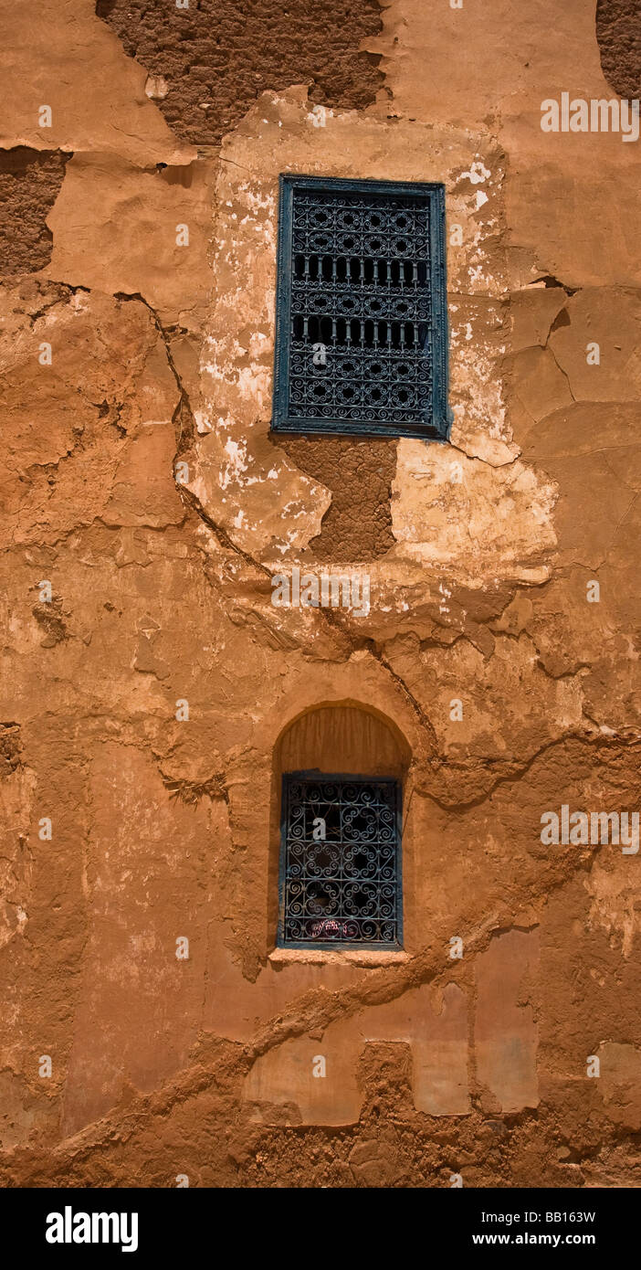 Moroccan kasbah pisé wall and windows Stock Photo - Alamy