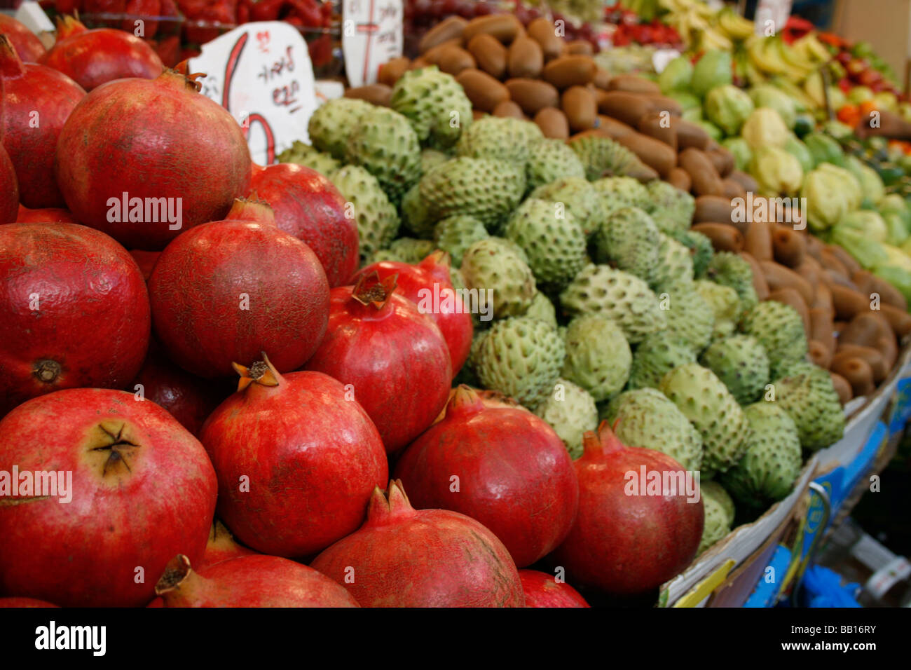 Tesco fresh fruit hi-res stock photography and images - Alamy