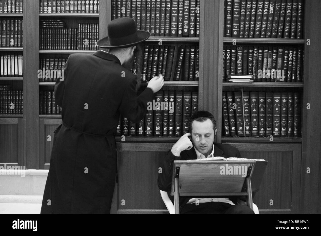 Religious jews Black and White Stock Photos & Images - Alamy