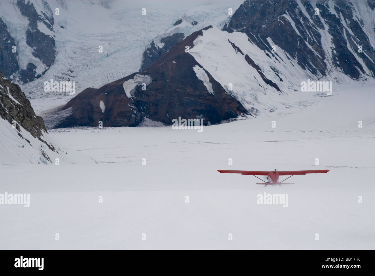 Airplane view of the camp hi-res stock photography and images - Alamy