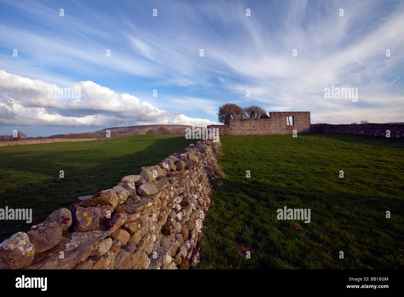 Carperby yorkshire dales sky hi-res stock photography and images - Alamy