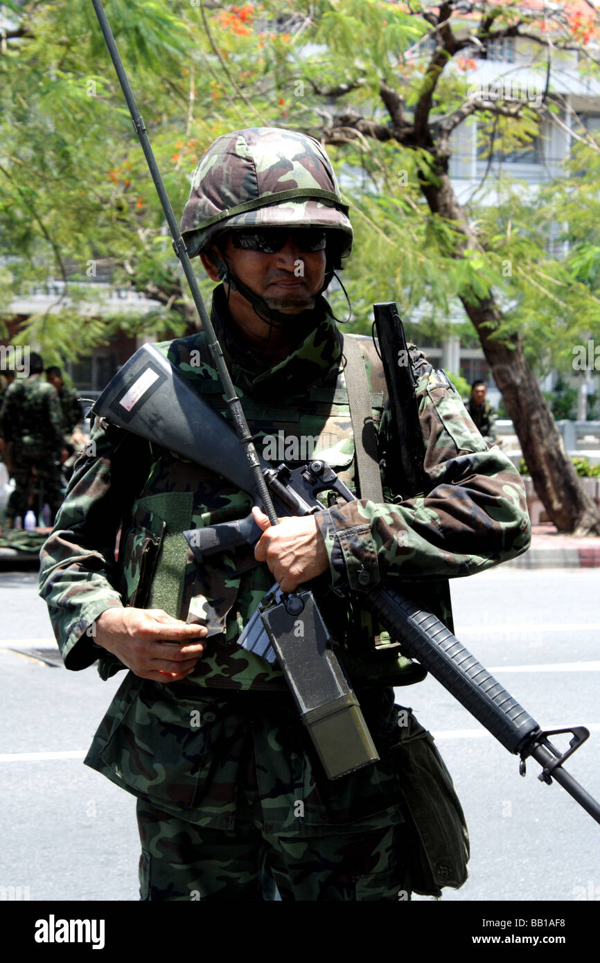 Thai soldier army during demonstration of Thaksin Shinawatra supporter ...