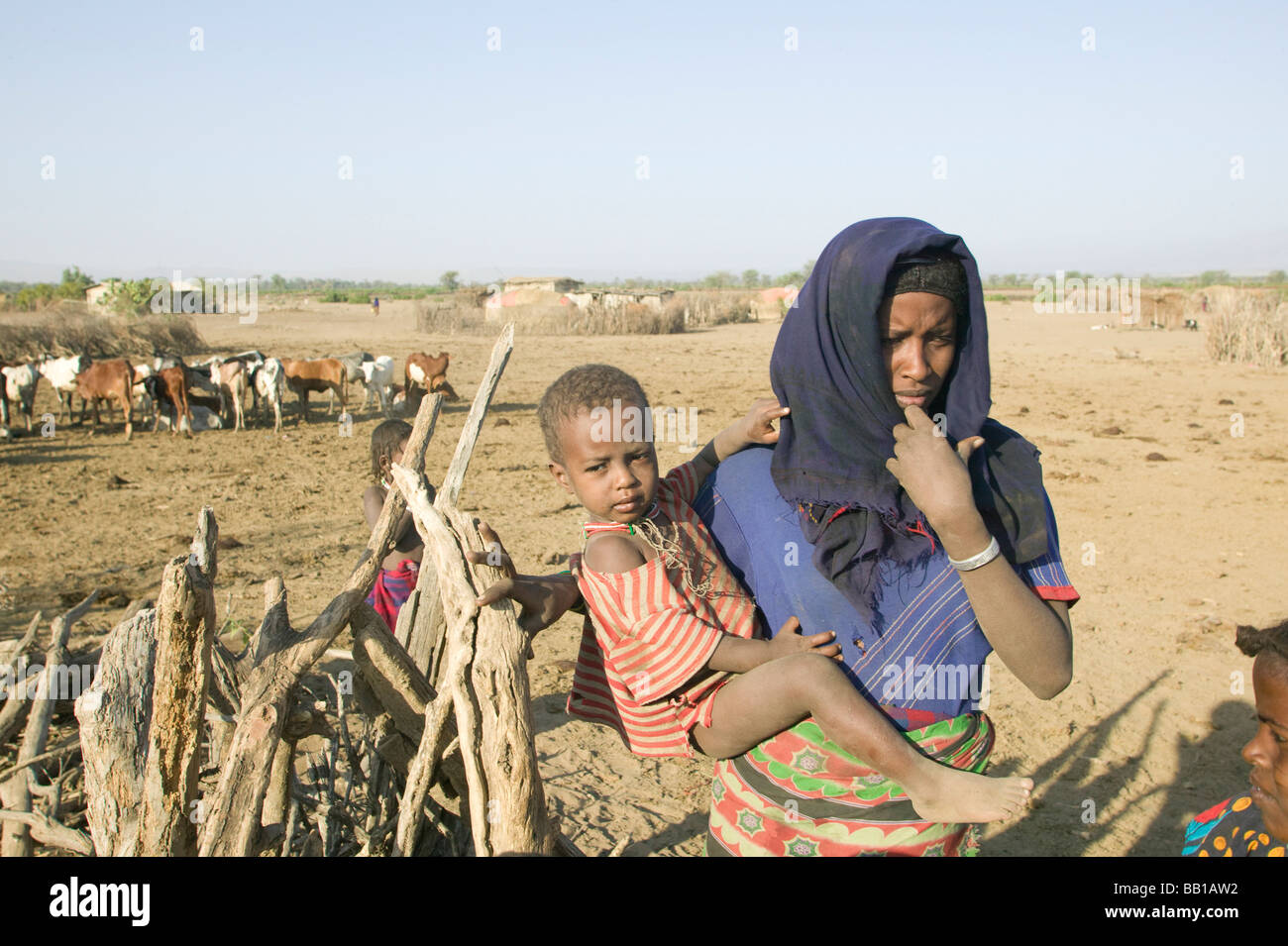 Woman & children, Afar tribe, Awash Fontale, Ethiopia Stock Photo - Alamy