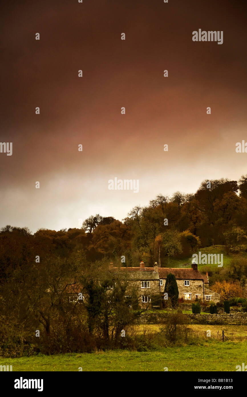 Country cottage background hi-res stock photography and images - Alamy