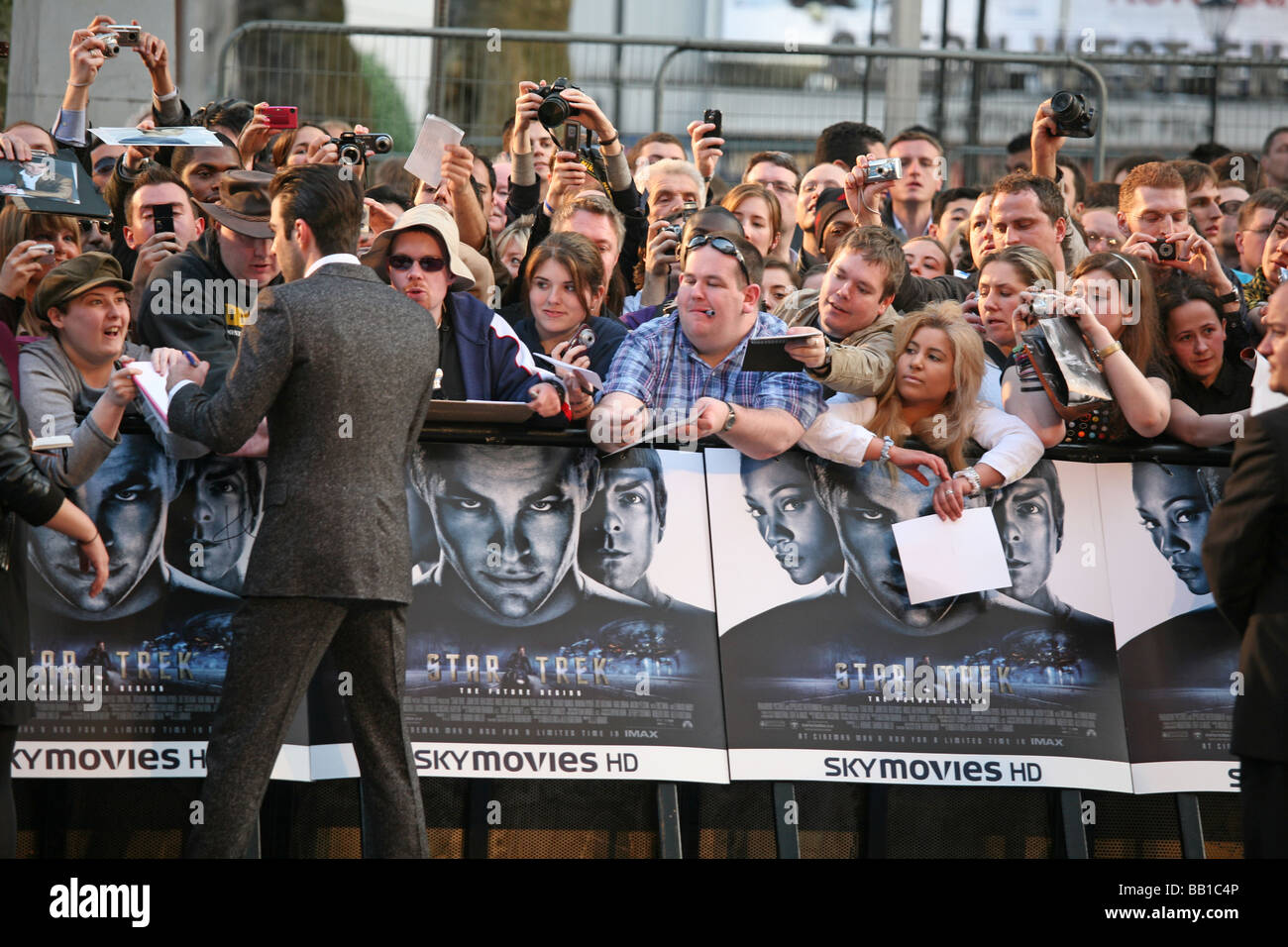 film premier paparazzi fans "autograph hunters Stock Photo - Alamy