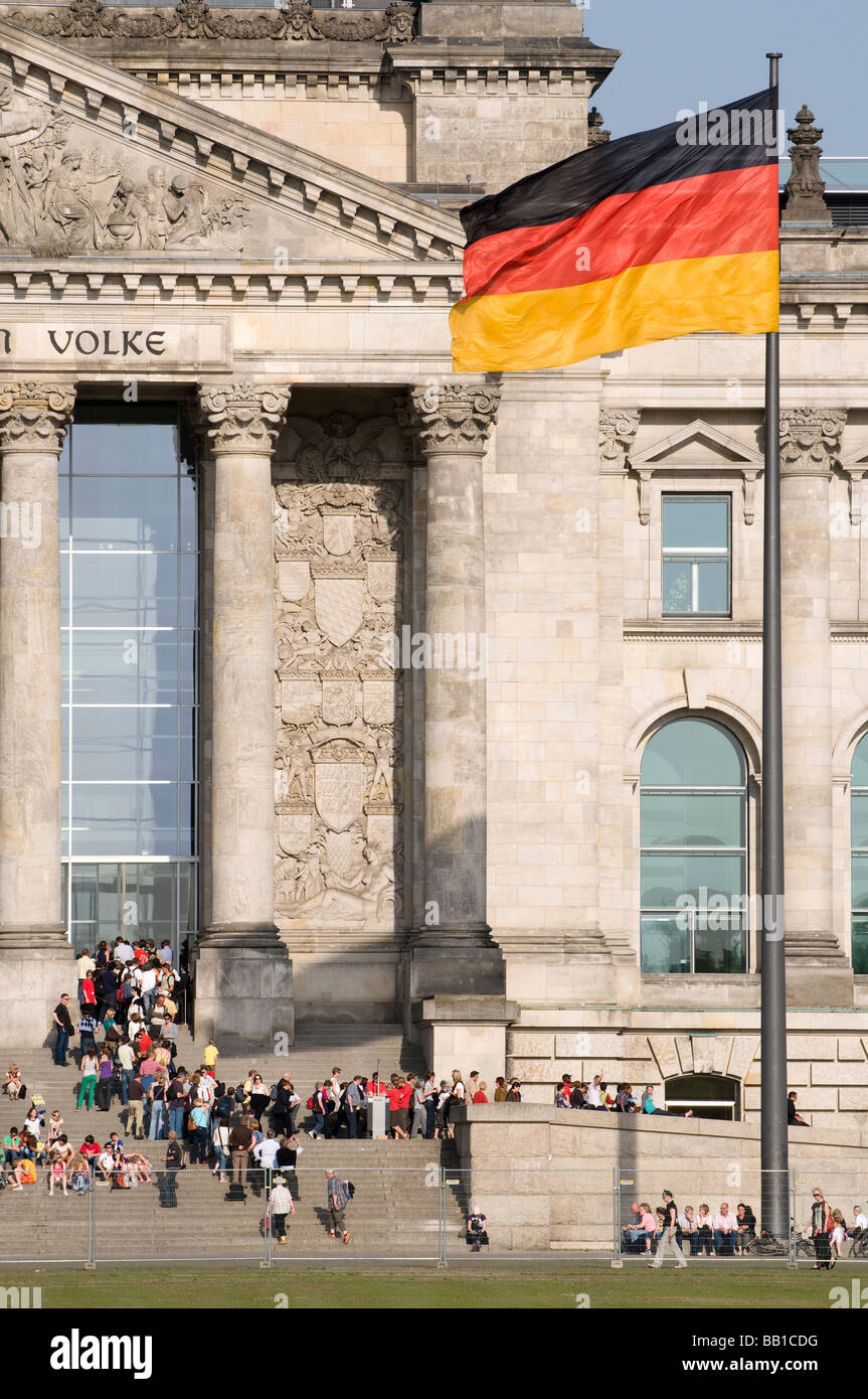Visiting the germany reichstag hi-res stock photography and images - Alamy