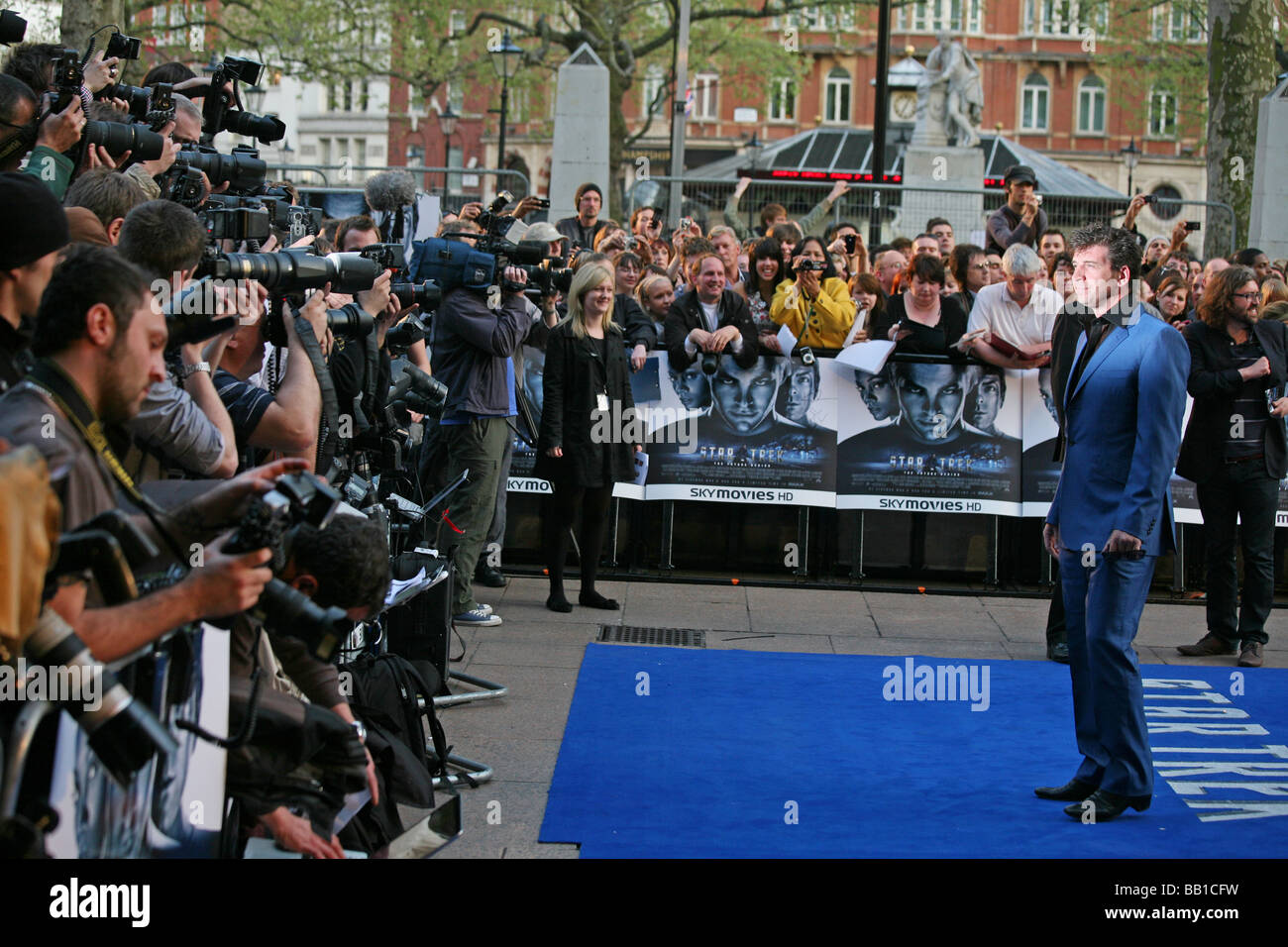 Paparazzi hi-res stock photography and images - Alamy