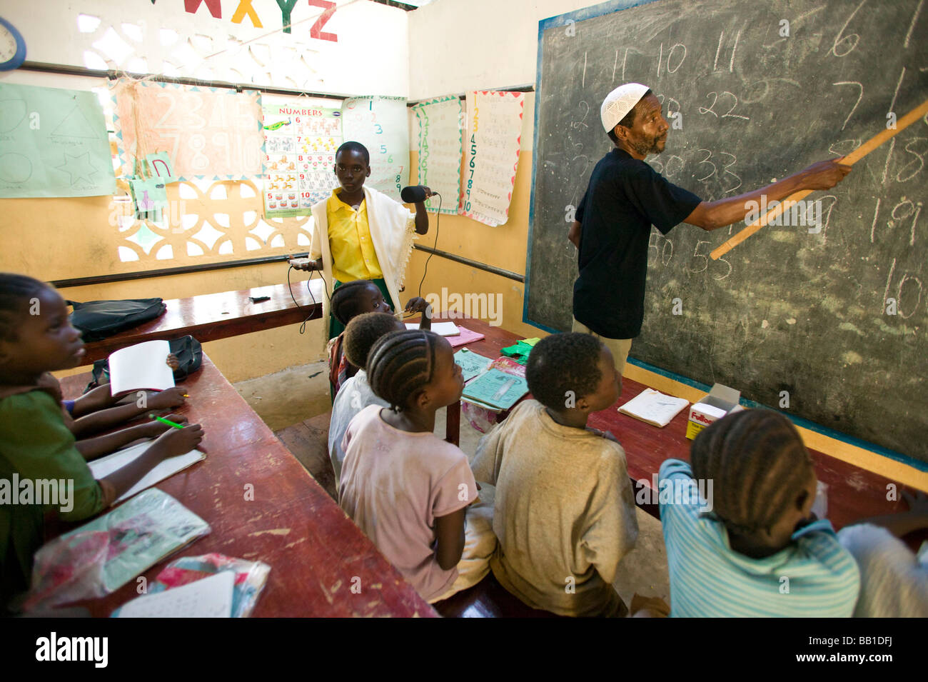 Kenya classroom education learning hi-res stock photography and images ...