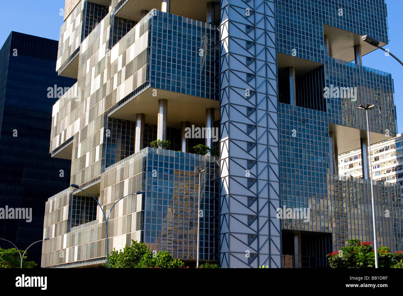Modern buidling hi-res stock photography and images - Alamy